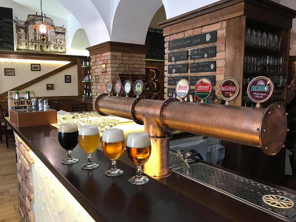 A SÖRHÁZ ÉS ÉTTEREM – HBH Bajor Sörház és Étterem